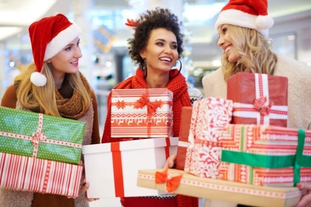 Using Promotional Merchandise to Market Your Business This Christmas
